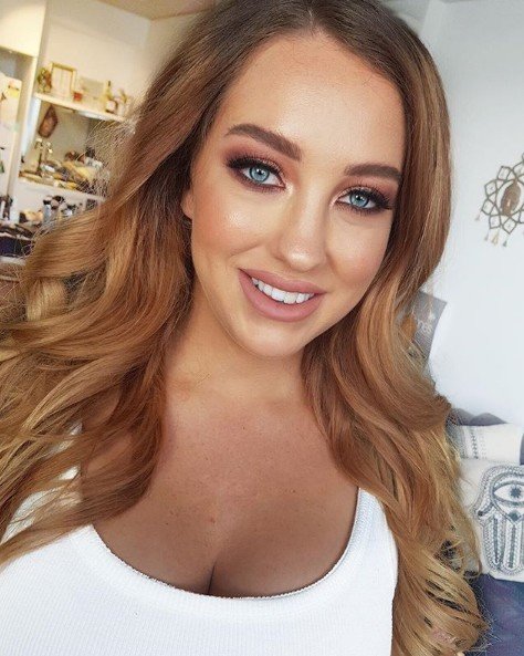 Ashley Mason Biography - Age - MyBioHub